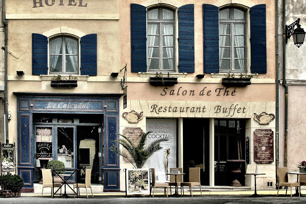 Why a well-chosen commercial property is crucial for retail stores.